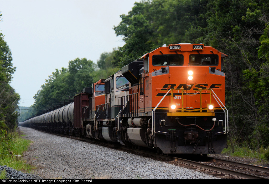 BNSF 9096 9642 1032 CSX Train K042 Crude Oil Loads